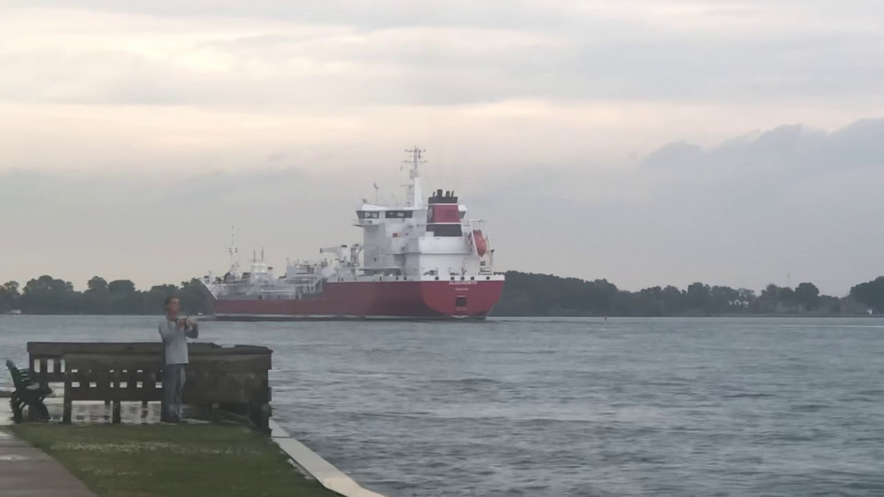 Canadian Tanker Algonorth (Fure Skagen) - YouTube
