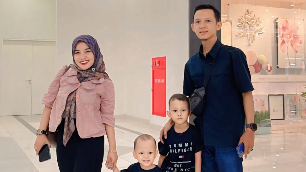 Bermain bersam anak menurut ustad - YouTube