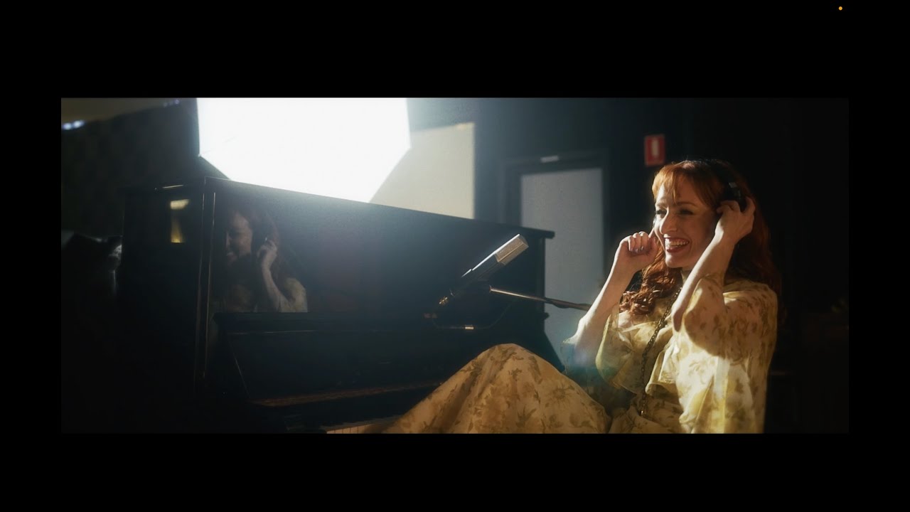 Georgia Mooney - Some Of Us (Live in Studio) - YouTube