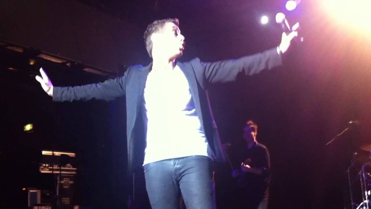 Mixalis Hatzigiannis LIVE in London: Xeria Psila - YouTube