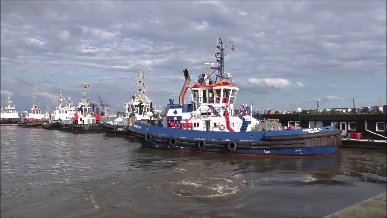 Hafenschlepper Fairplay IX und ZP Condon machen an der Schlepperbrücke ...
