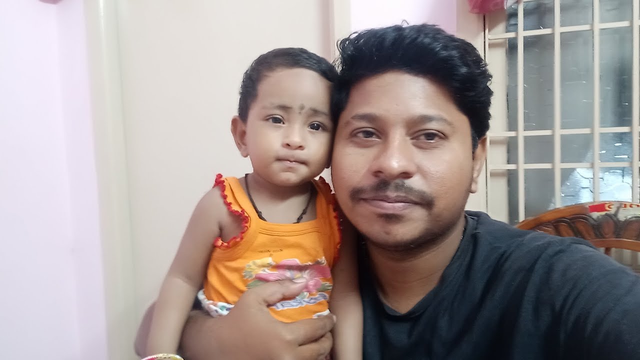 Lakshitha Shree Playing On Bed | VjVijay Vlog - YouTube