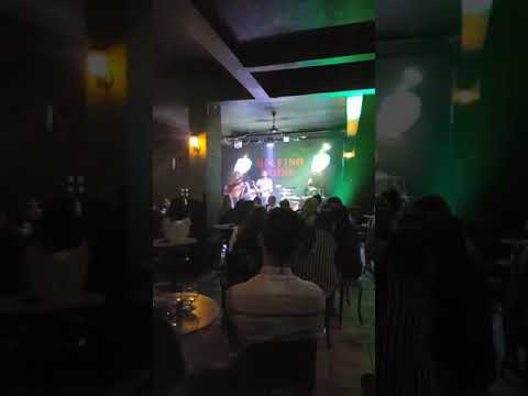 Delfino kafe de canlı müzik