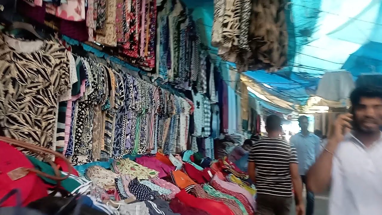 Dhaka Gulistan Footpath Market offers shopping at low prices, গুলিস্তান ...