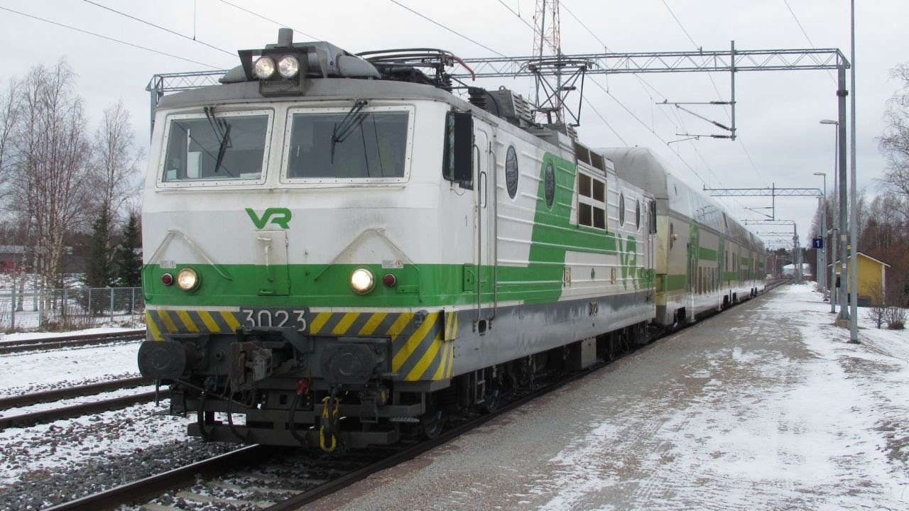 Finland: Muhos (north Finland), VR class Sr1 electric locomotives ...