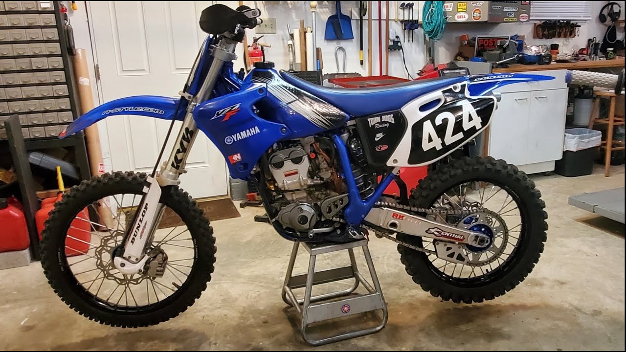 Back yard ride on a drizzly day - YouTube