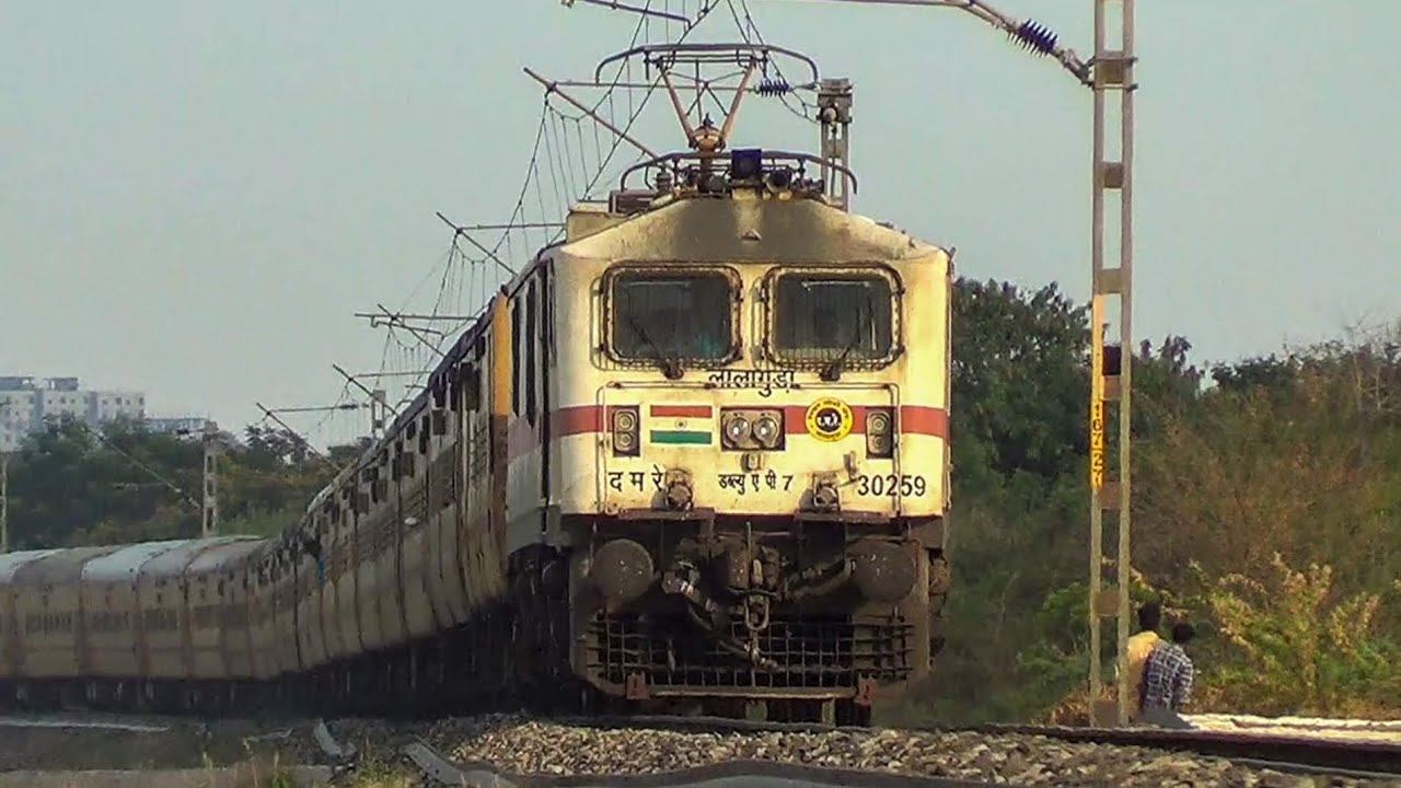 Honking LGD WAP7 with Speeding 02732 SC TPTY Express towards Vikarabad ...