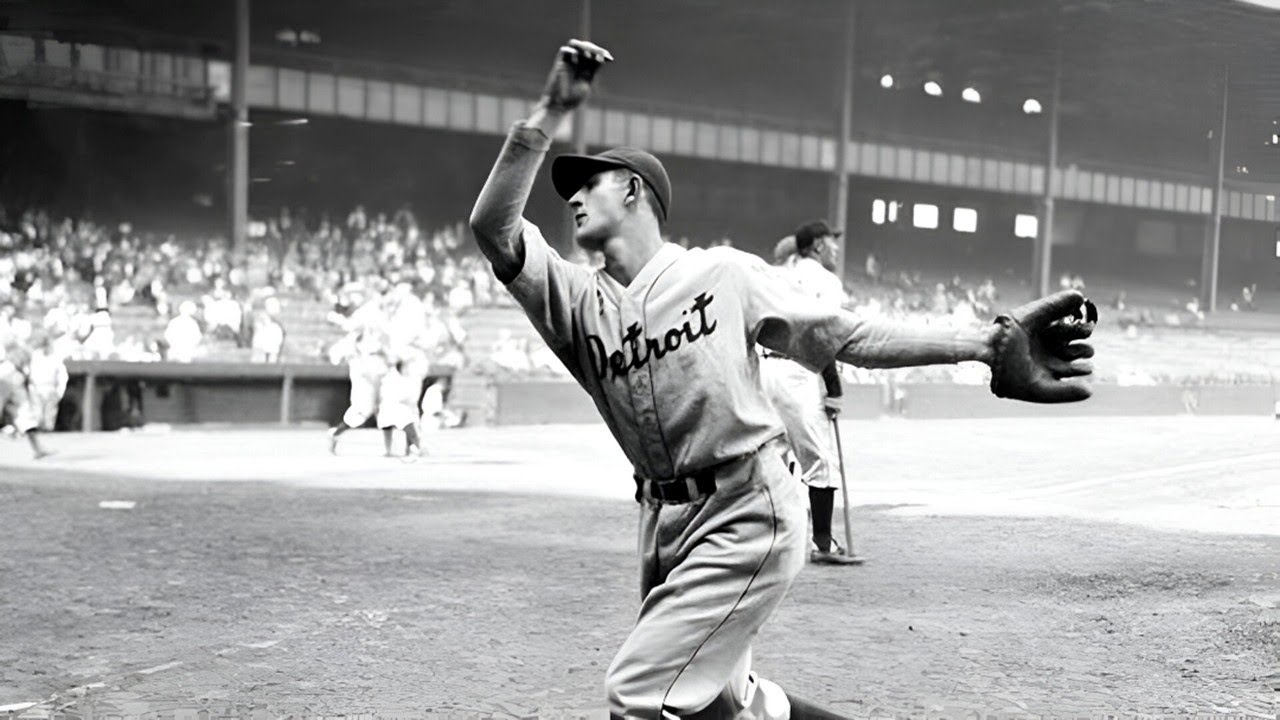 Submarine pitchers, a unique class of hurlers - YouTube