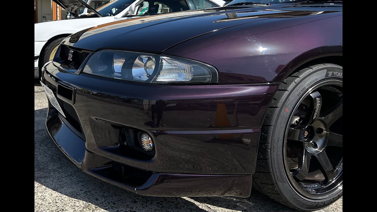 Nissan Skyline R33 GT-R driving scene - YouTube
