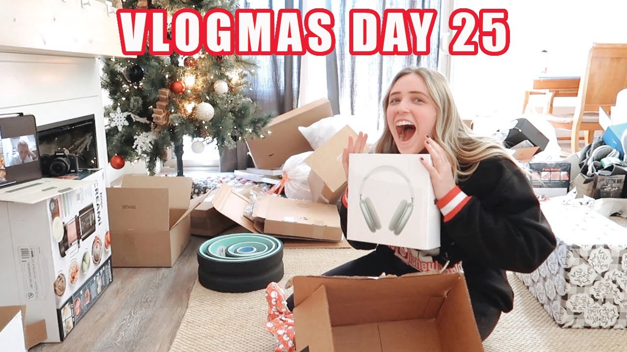OPENING CHRISTMAS PRESENTS | COUPLE VLOGMAS DAY 25 - YouTube