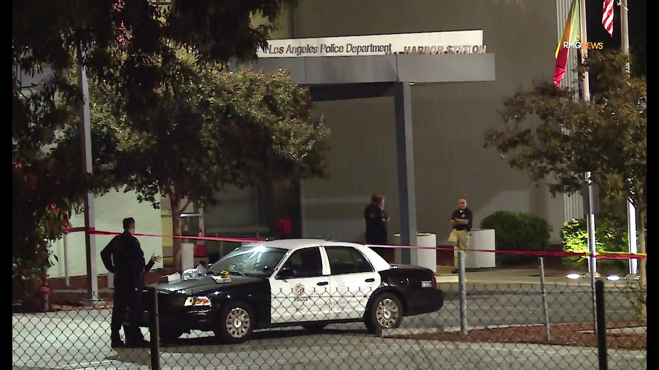 Lapd Officer Pistol Whipped by his own gun inside the lobby Harbor ...