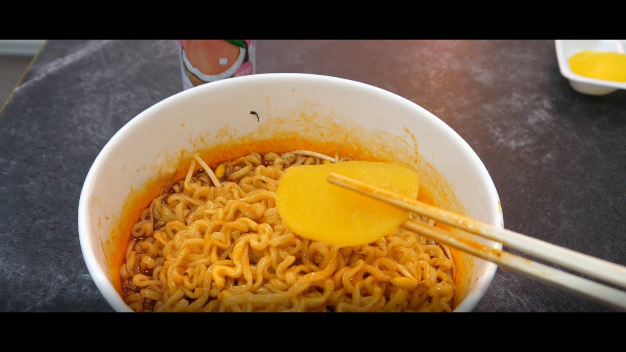automated ramen machine! ramen store - korean street food - YouTube