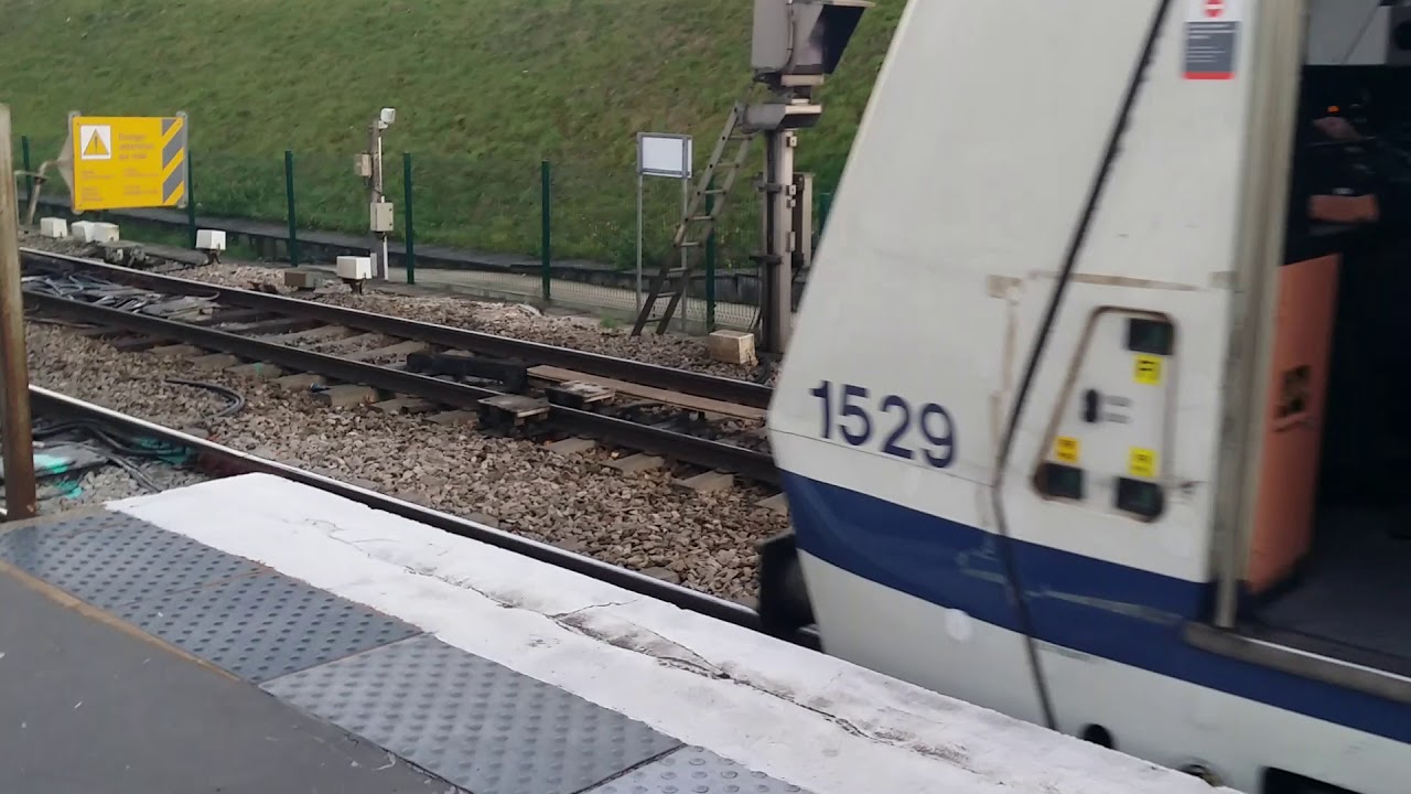 ( RER A ) Départ d'un MI2N à Torcy vers le retournement - YouTube