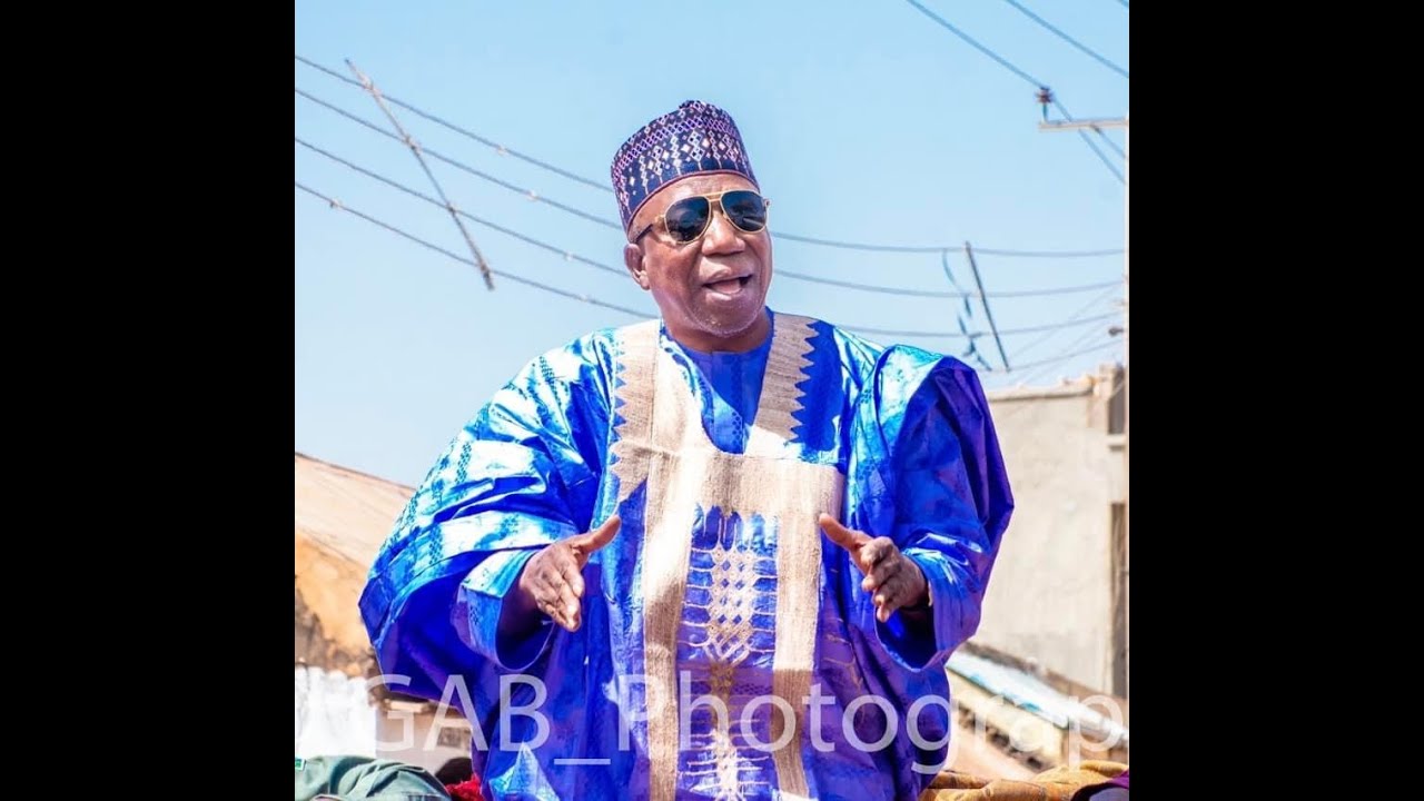Adamu dai sanata yake (Adamu aliero song) - YouTube
