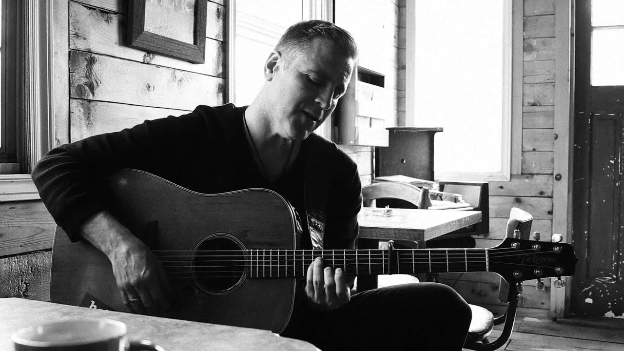 Séan McCann Sings his "Last Song" - YouTube