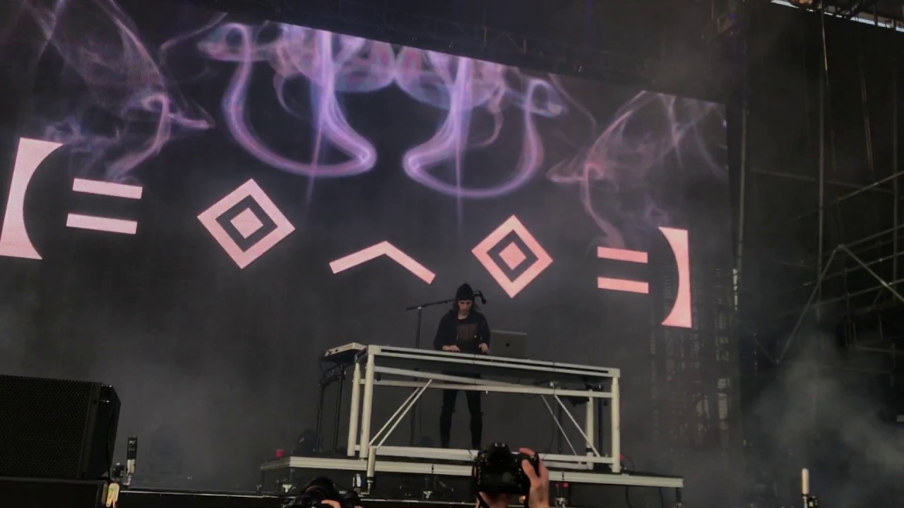Porter Robinson FULL LIVE SET Wayhome Music Festival 2017 - YouTube