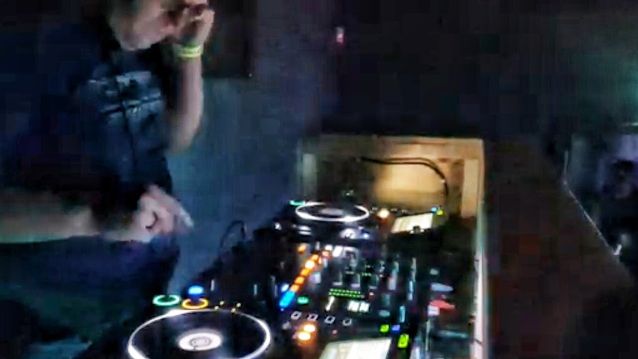 Dj Howard B Dj Rimo Breeze Irie BMW Paul-E-C | Maximes BBDD Monroes ...