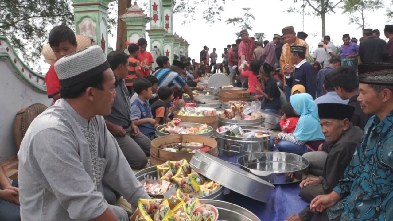 Tradisi Sadranan, Wujud Kerukunan Umat Beragama - NET YOGYA - YouTube