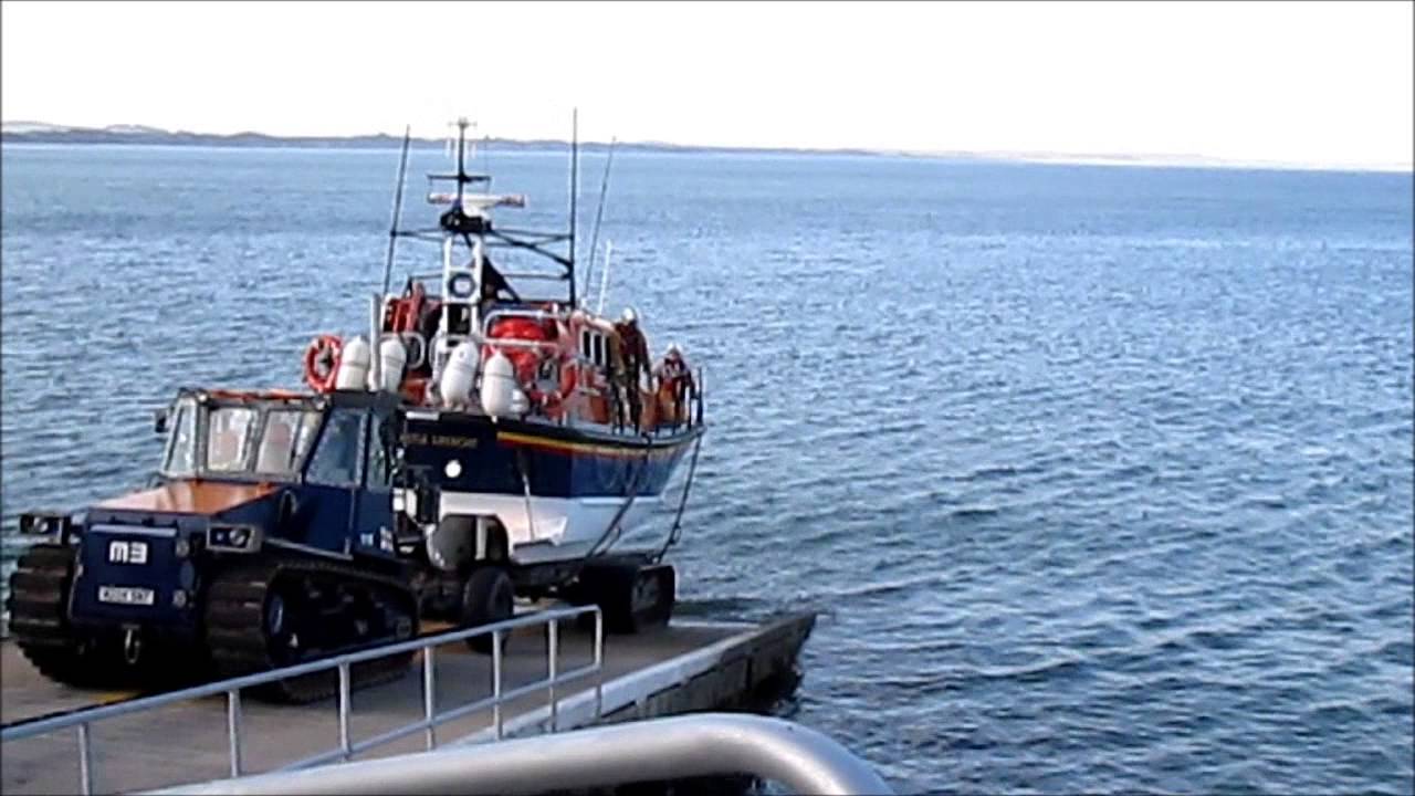 RNLI Newcastle Lifeboat Launch 30.5.13 - YouTube