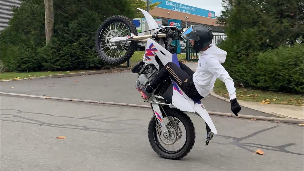 Ma 250 YZ HOMOLOGUE ROUTE ! 2024 50e anniversaire - YouTube