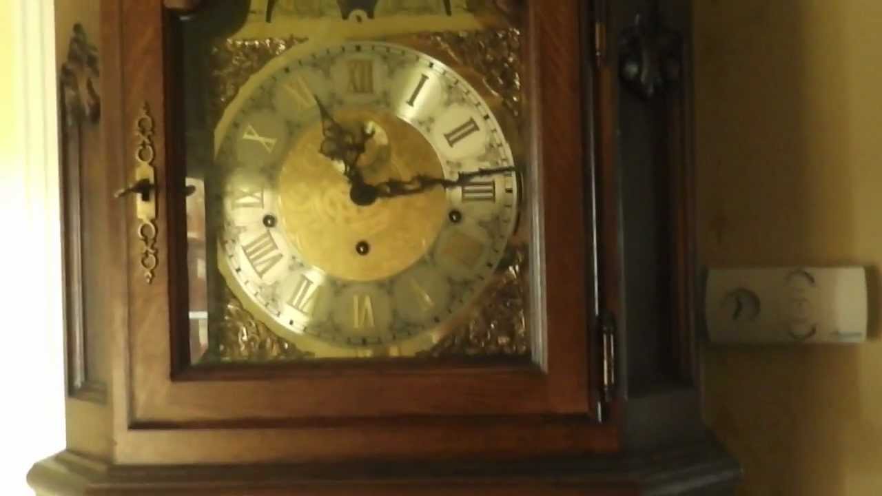 a look at the large Grandfather clock in proper HD and stereo audio ...