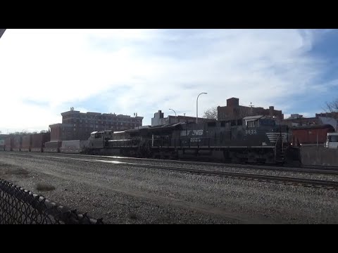 Norfolk Southern Tier 4 GEVO Intermodal Train Altoona Pennsylvania ...