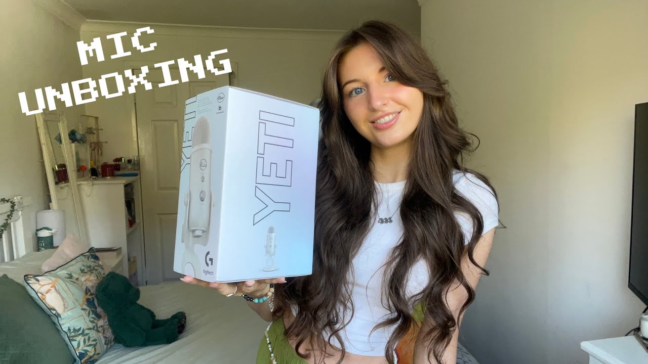 ASMR Unboxing my new mic!🎙️(box tapping, scratching, whispering) - YouTube