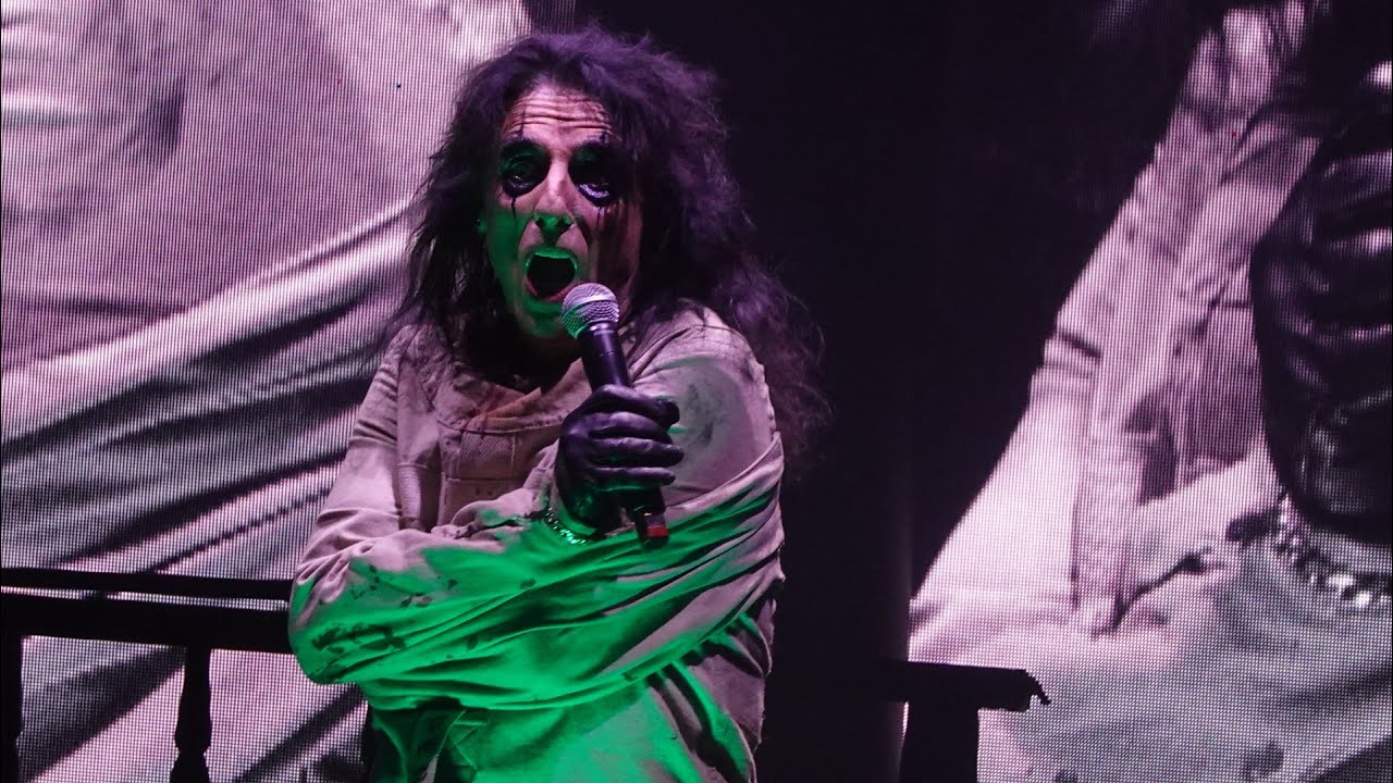 Alice Cooper Live 2024 🡆 Ballad of Dwight Fry ⬘ Guillotine ⬘ I Love the ...