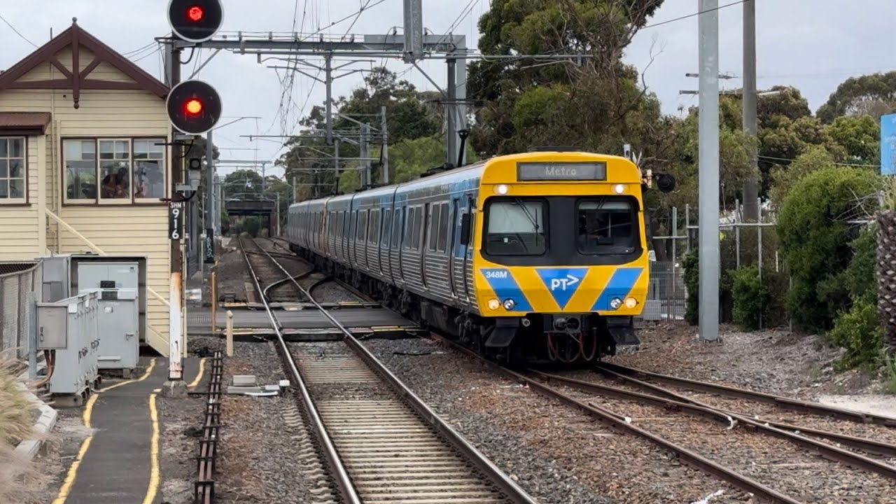 Sandringham Railway Station | Empty train arriving Road 2 | Abbott St ...