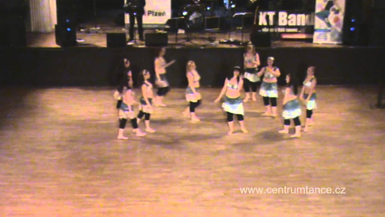 Orientální tanec - 9. Ples Centra Tance - YouTube