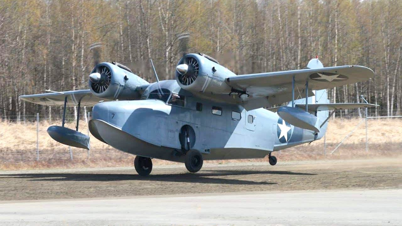 Great OLD WW2 PROPELLER Airplane Engines Cold Start and Heavy Sound ...