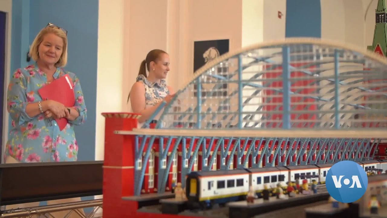 Artist Uses Lego Bricks to Recreate World's Iconic Buildings | VOANews ...