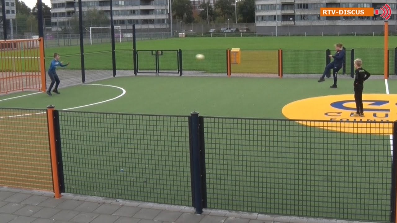 RTV Discus Cruyff Court Special Morgenstond - YouTube