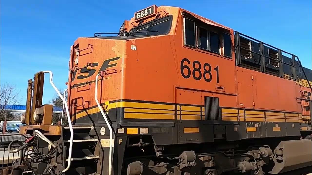 Railfanning in Hanford 1/26/24 - YouTube