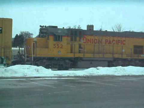 UPY 552 Rolls through Jefferson WI 2/24/15 - YouTube