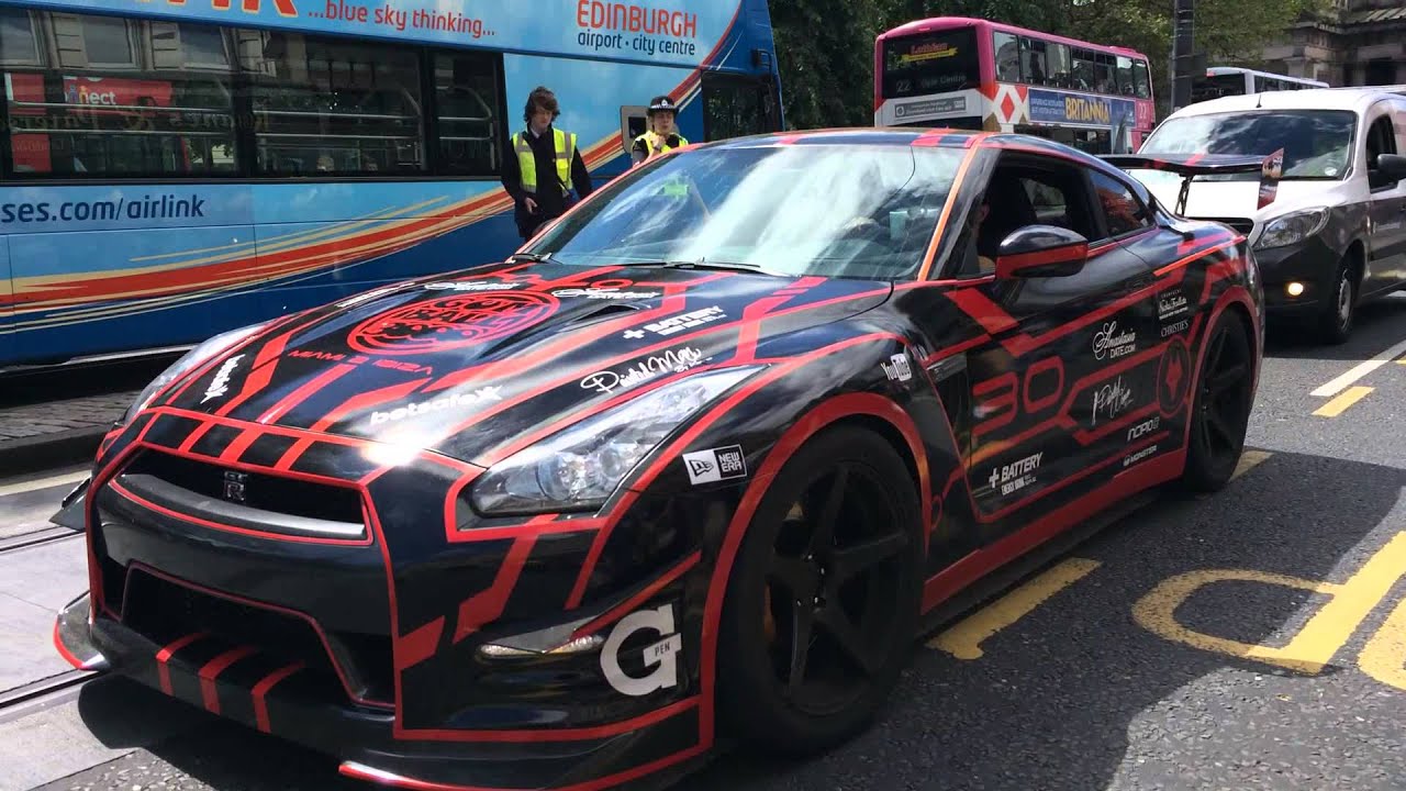Nissan GTR revs in Edinburgh at Gumball 3000 - YouTube