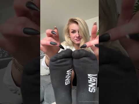 Blonde Vinegary Socks and Soles 🦶