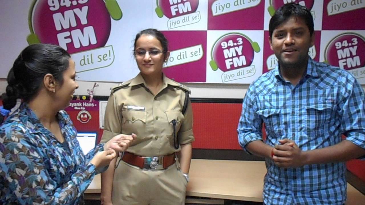 Rj Ashwin with Additional Sp Jabalpur Isha Pant - YouTube