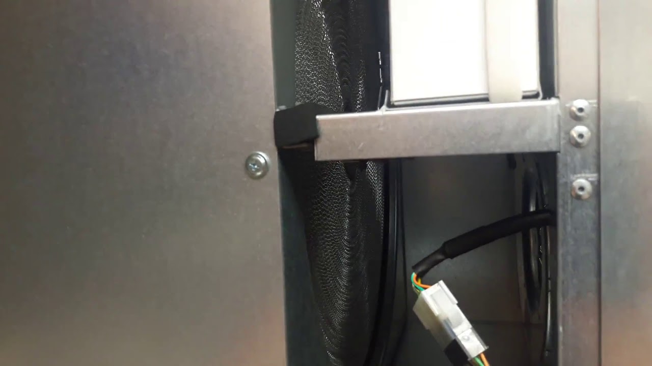 Enervent Pingvin XL - YouTube
