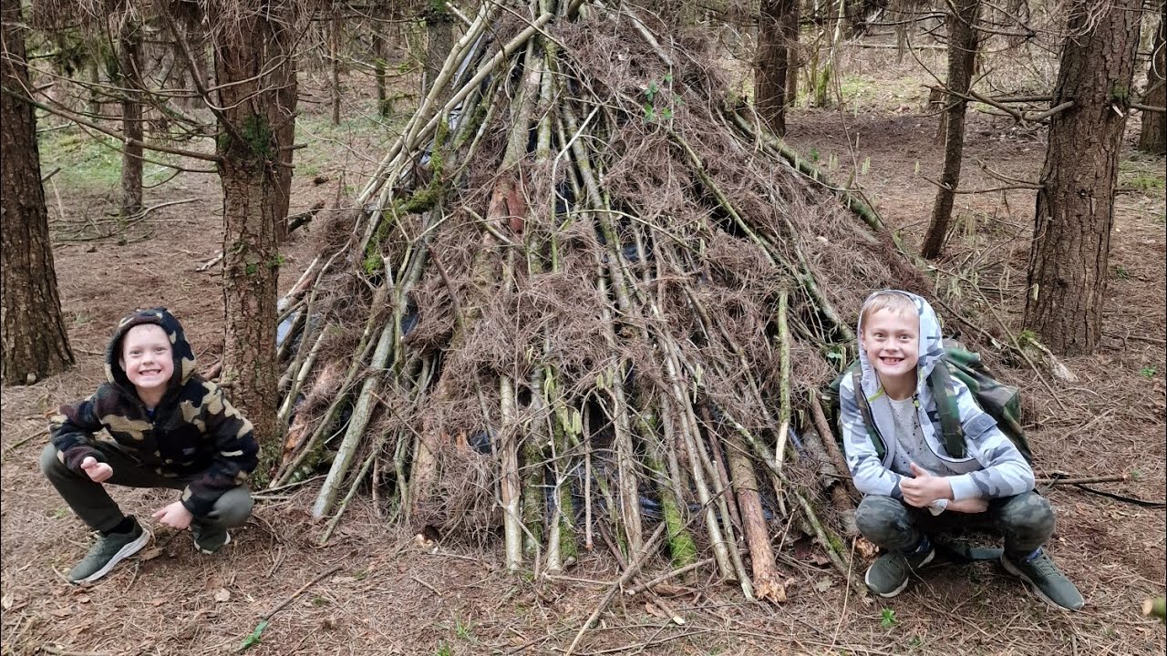 learn outdoor survival skills ! Woodland shelter build - YouTube