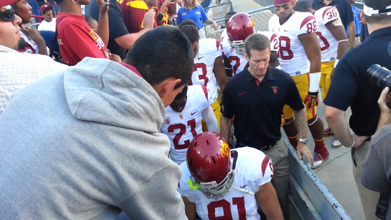 USC Loss to Arizona 2012 walk off crying - YouTube