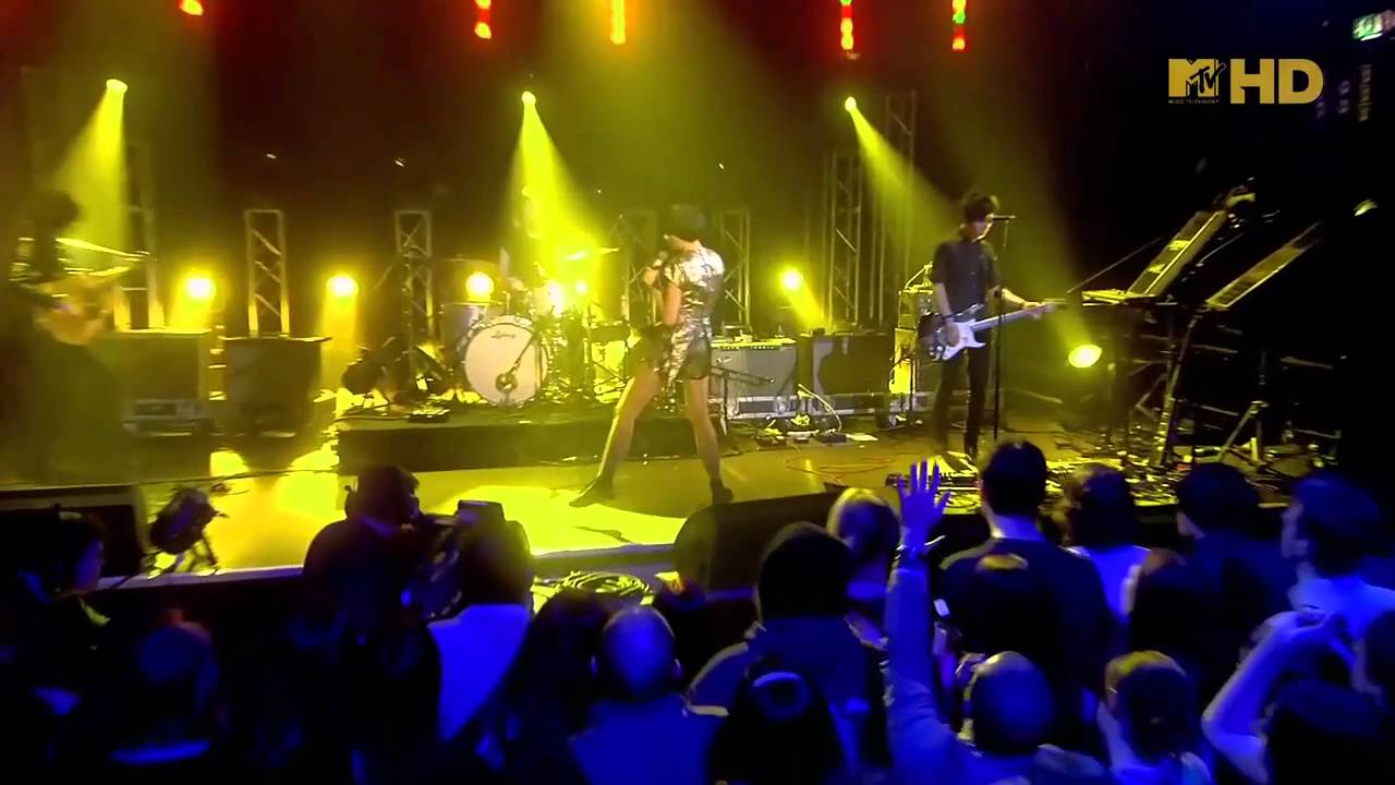 Yeah yeah yeahs-gold lion HD (london live).mkv - YouTube