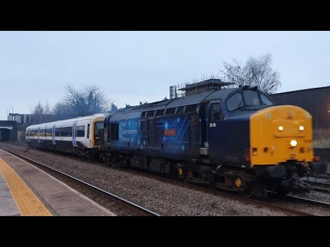 Class 37800 moving Class 466037 for scrap passing Burton-on-trent - YouTube