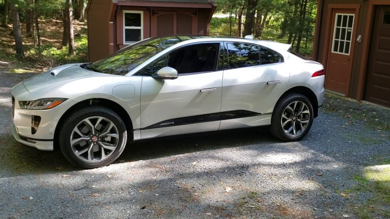The 2019 Jaguar iPace Has a Crossover Vibe To It - YouTube