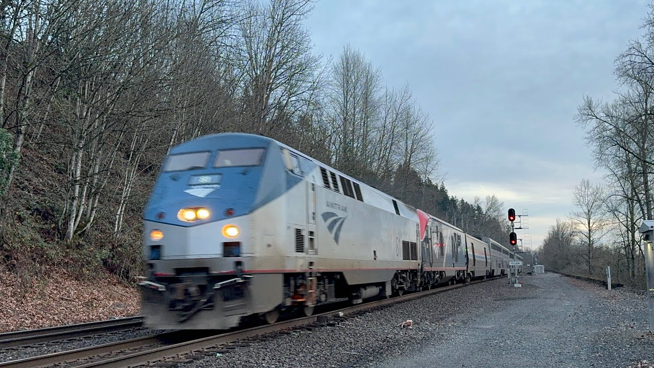 Amtrak Coast Starlight 14 in Felida (First train of 2024) 2 - YouTube