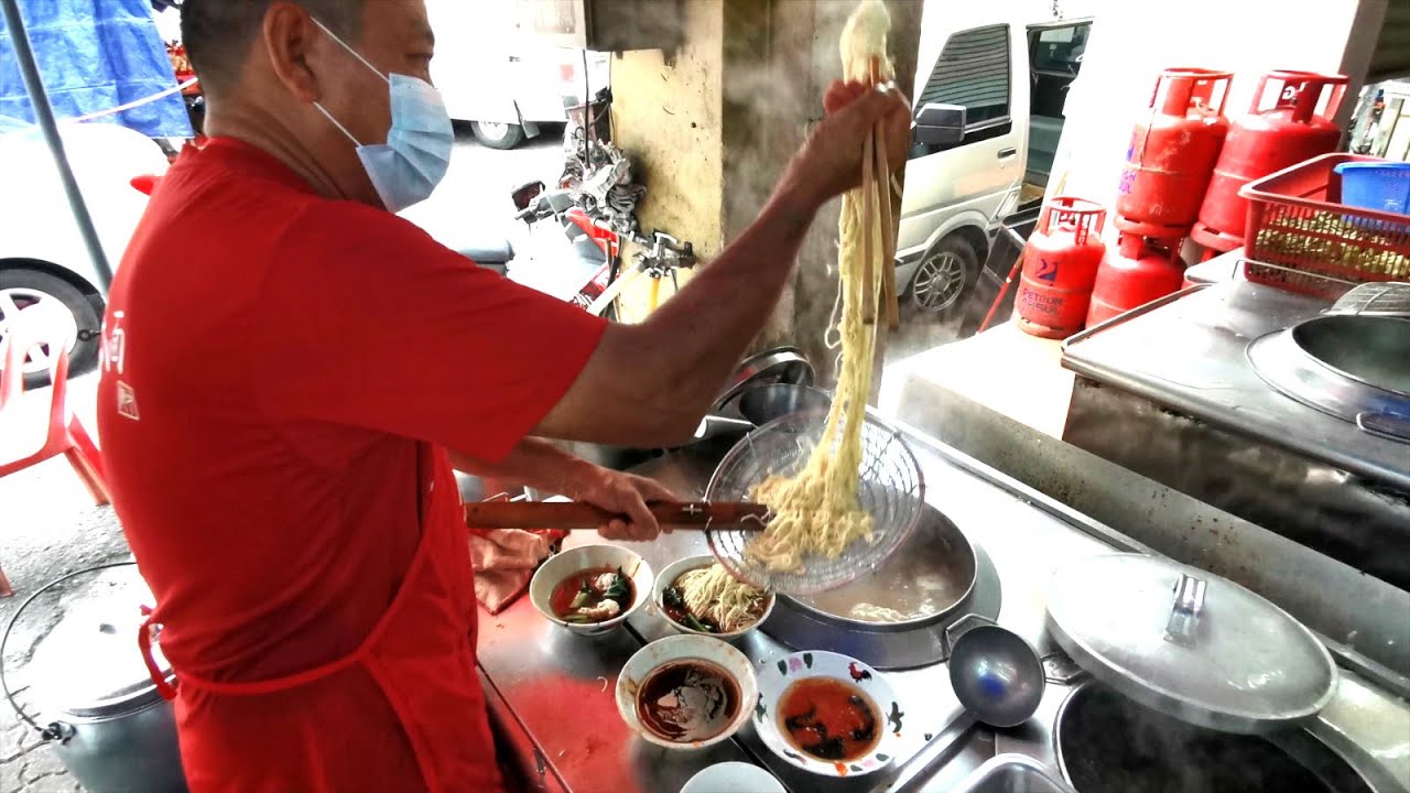 AMAZING MUAR MALAYSIAN Food Tour @ Jalan Haji Abu | Muar Johor Street ...