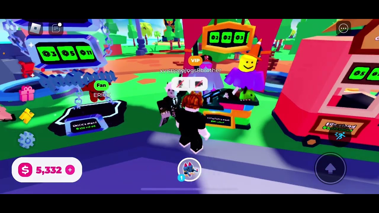 Donating to a random poor person in pls donate - YouTube