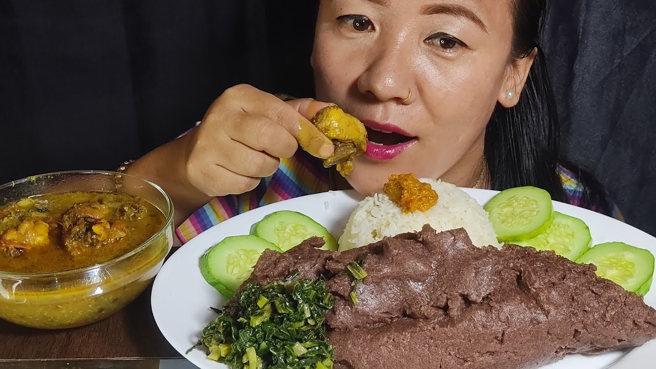 कोदोको ढिडो र लोकल कुखुराको मासु || Dhido Is Always Good || Nepali ...