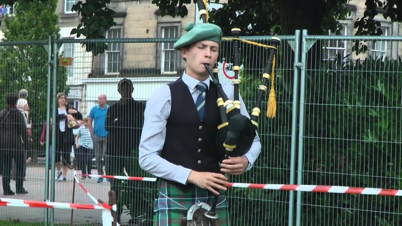 Perth Highland Games 2015 (10) Connor Sinclair - YouTube