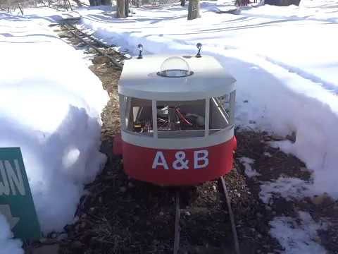 Gyro monorail No.12 running in snow garden - YouTube